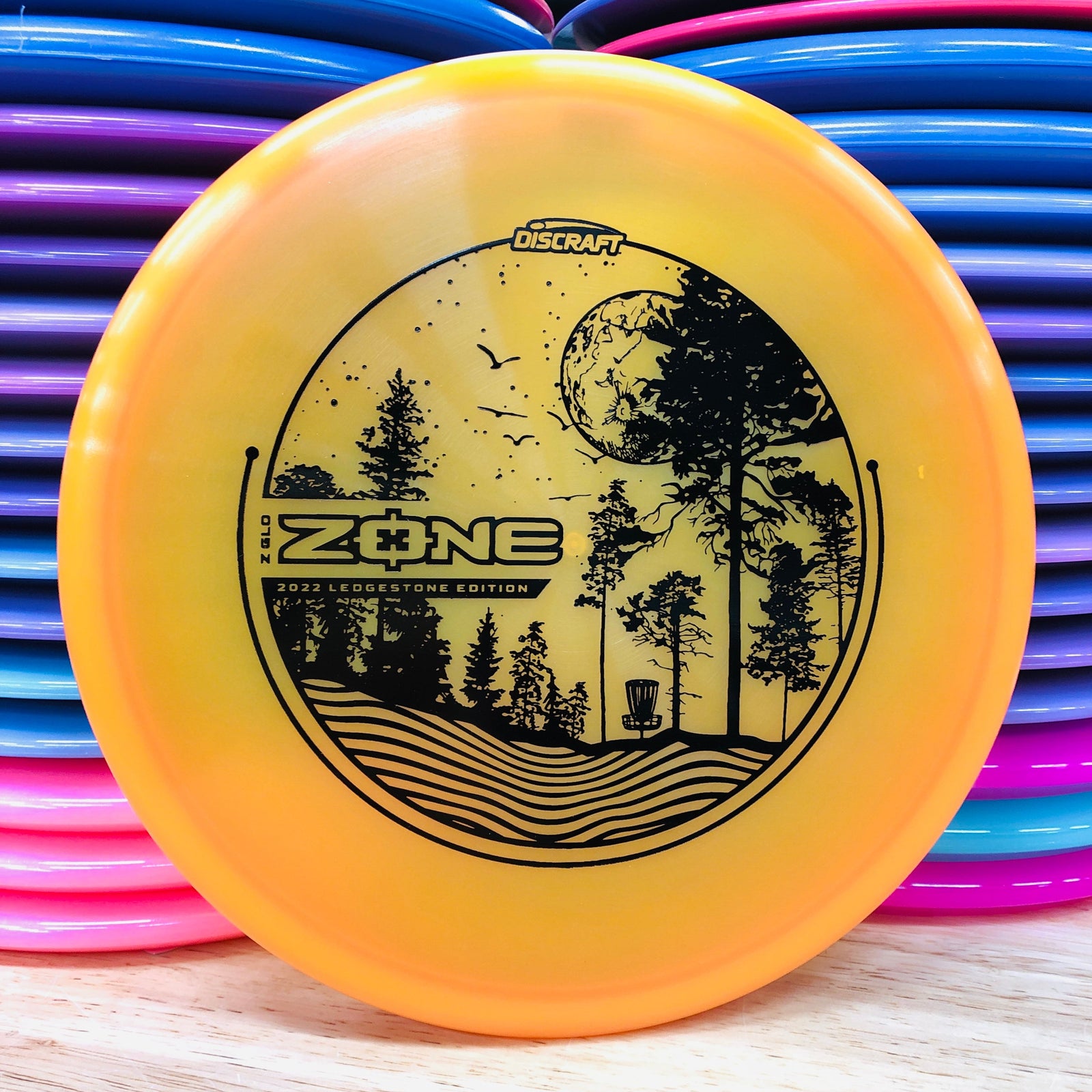 Discraft Z Glo Zone - Ledgestone 2022 | Midrange 4/3/0/3 | Local Route